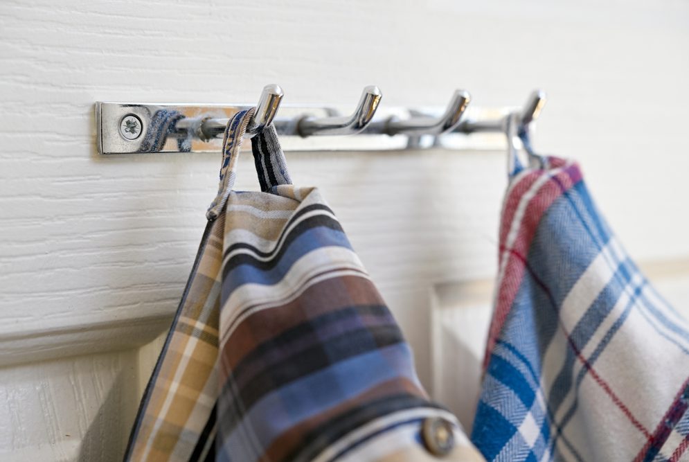 Why Do Button-Down Shirts Have Loops On the Back? – YAMEE STUDIO